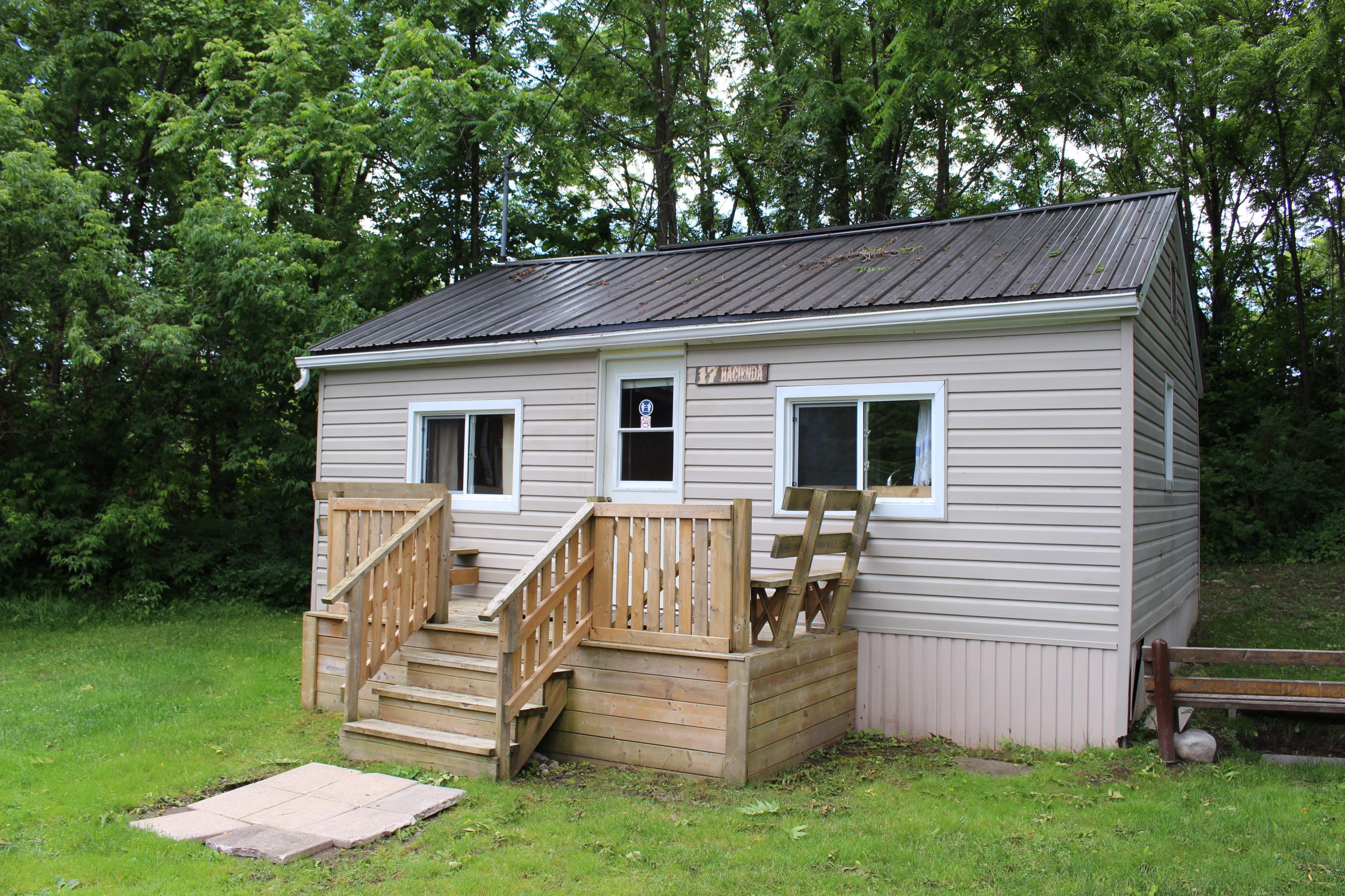 Lakefront Cottage Rentals Near Toronto | Lake Dalrymple Resort